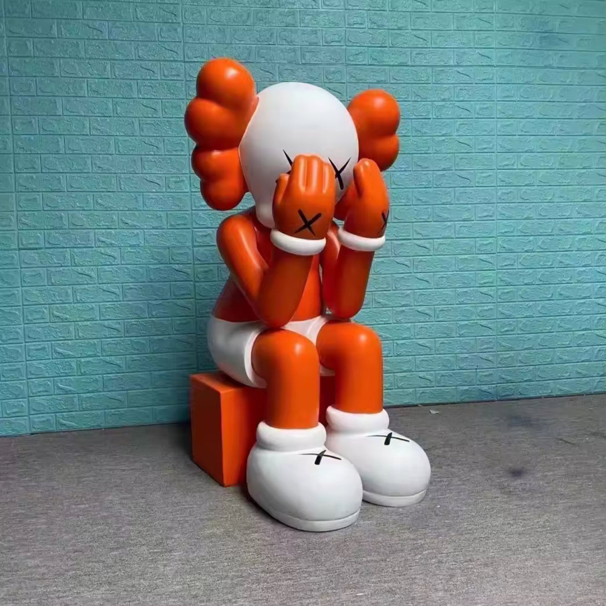 Iconic Sitting Muse – Modern Muse Studio